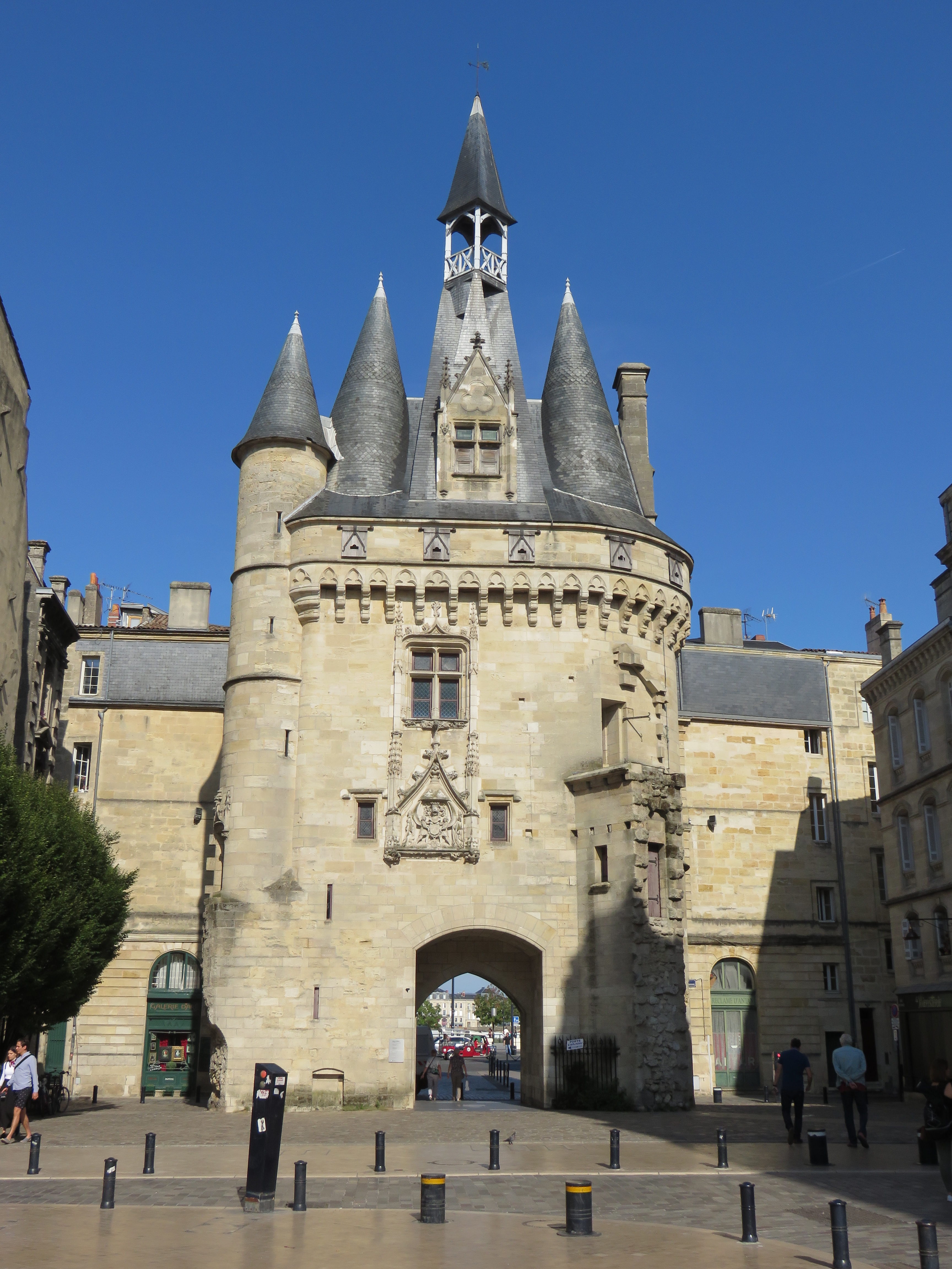 Porte Cailhau Bordeaux | How Beautiful Life Is