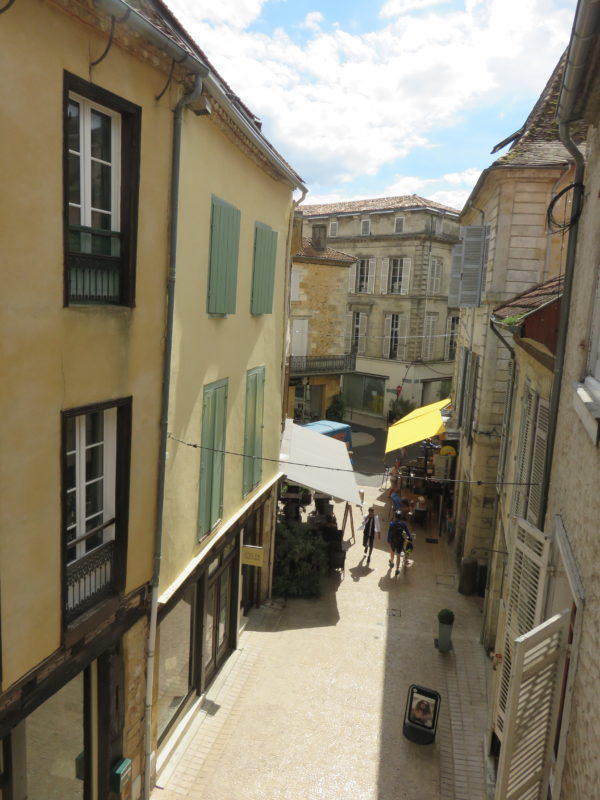 Exploring the Medieval Town of Bergerac France | How Beautiful Life Is